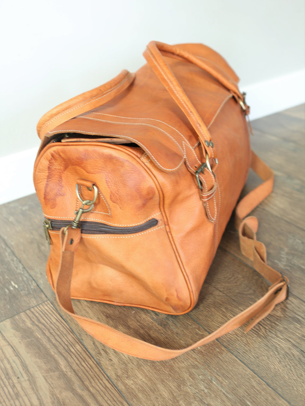 Handy leather duffle bag – Loom & Field